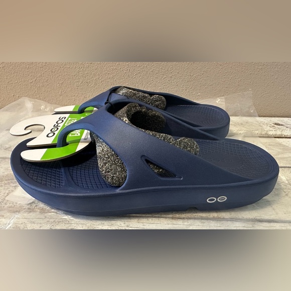 OOFOS | Shoes | Oofos Unisex Original Recovery Sandal Nwt | Poshmark